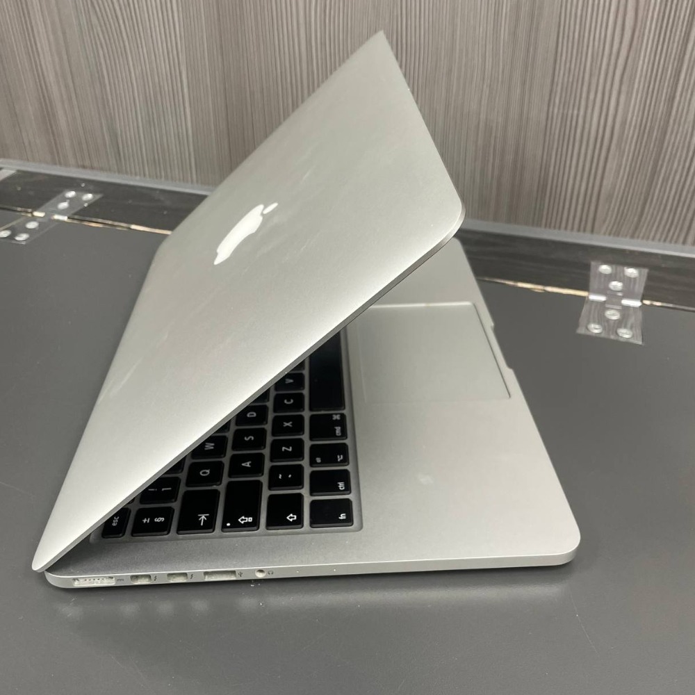 Apple Apple MACBOOK PRO 11/1 A1502 8GB 256GB Silver - Own4Less